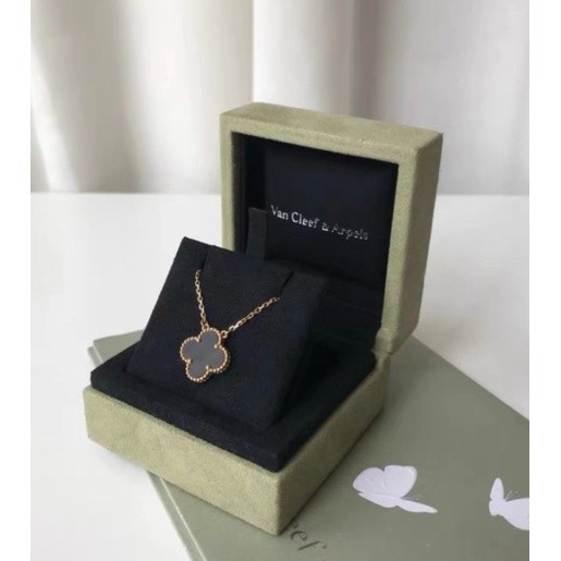 Van Cleef & Arpels มือสอง สร้อยคอทองคำ นิลดำ จี้โคลเวอร์สี่ใบ ...