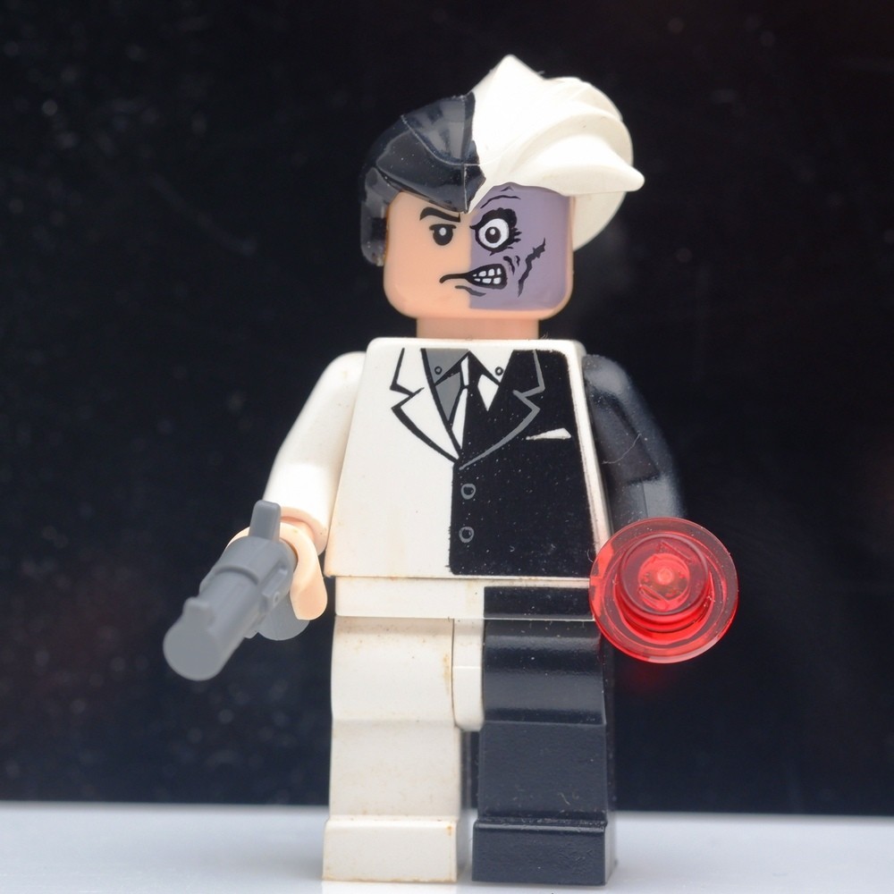Lego Two-Face Black White Suit HERO DC *used (มือสองมีตำหนิ) | Shopee ...