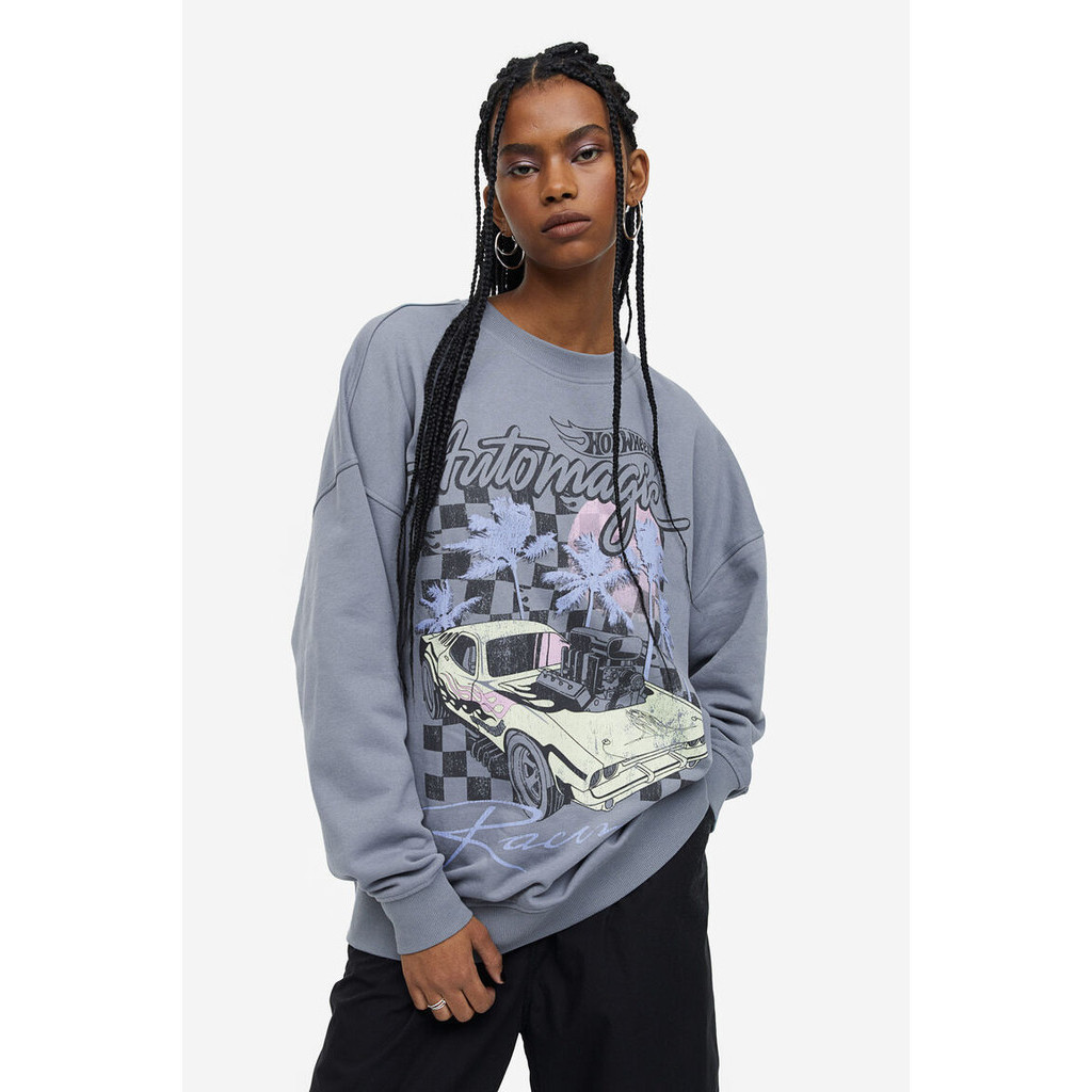 H&M(เอชแอนด์เอ็ม) เสื้อวอร์มพิมพ์ลายทรงโอเวอร์ไซส์ ผู้หญิง 1127637_2 ...