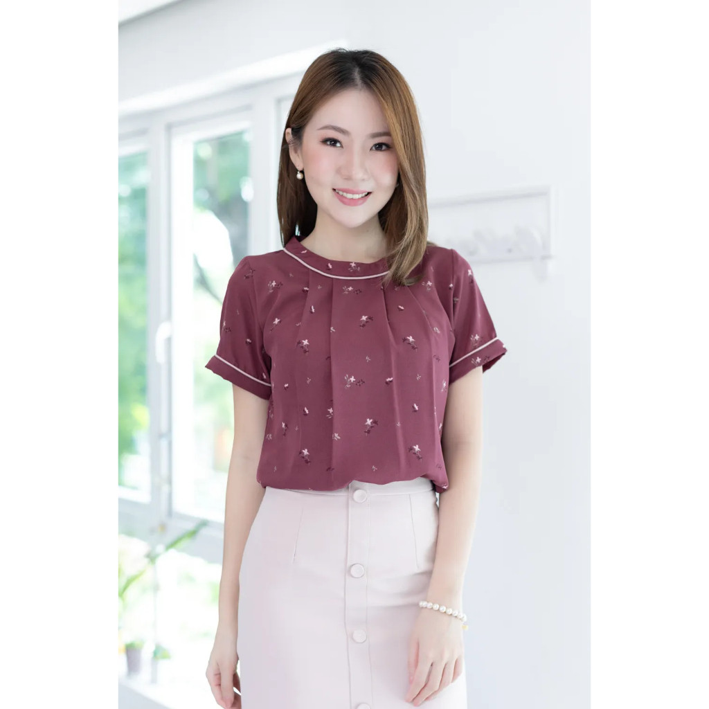 Narinari : MT3417 Folded Front Floral Blouse เสื้อทำงาน ผ้าไหมอิตาลี | Shopee Thailand