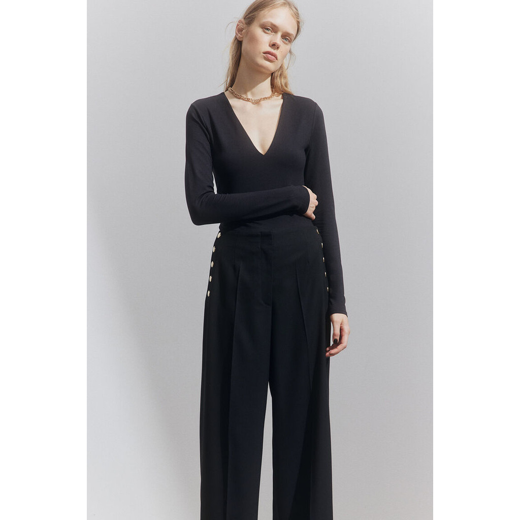 H&M Woman Button-detail trousers 1234696_1 | Shopee Thailand