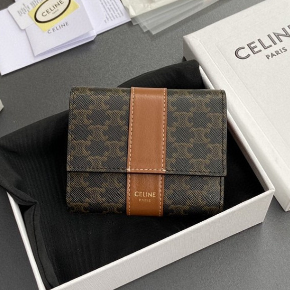 Pre order ราคา4100/4300 Ce*line เซลีน 572 TRIOMPHE กระเป๋าสตางค์ tri ...