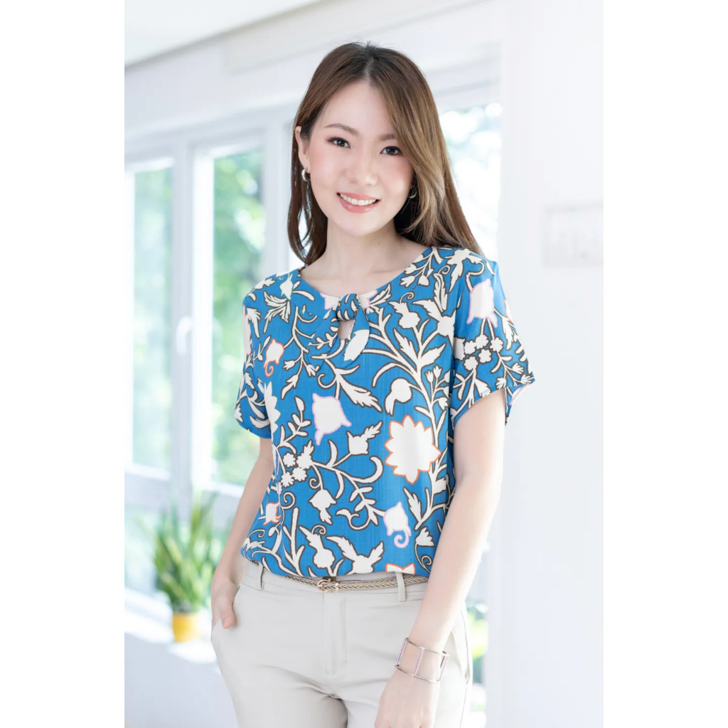 Narinari : MT2001 Keyhole Neck Blouse ผ้าเนื้อนิ่ม ไม่หนา | Shopee Thailand