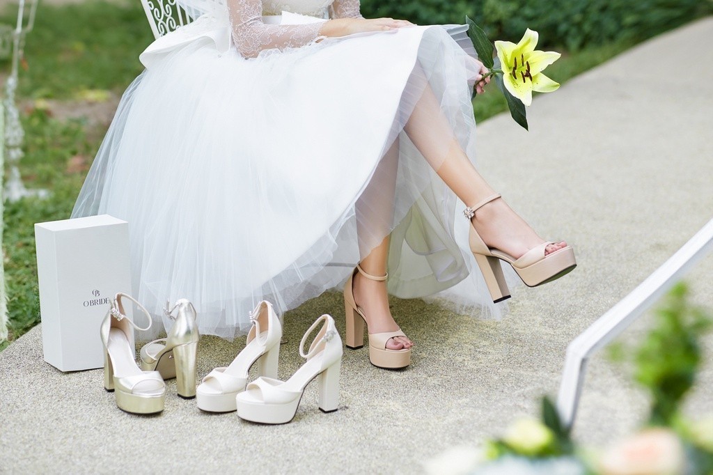 O&B รองเท้าเจ้าสาวส้นสูงหนังแกะ รุ่น DEAREST PLATFORM HEELS IN FLAWLESS ...
