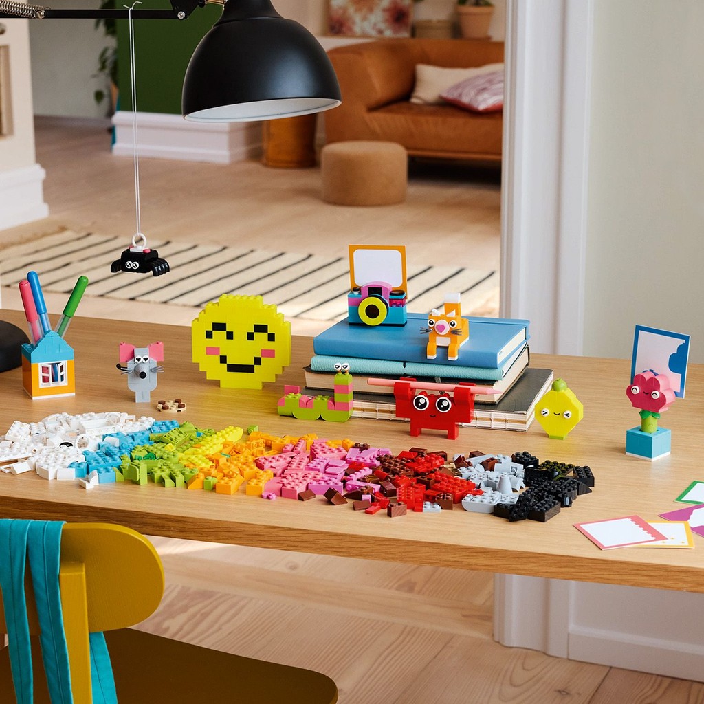 LEGO Classic 11042 Creative Happy Box (680 Pieces) | Shopee Thailand