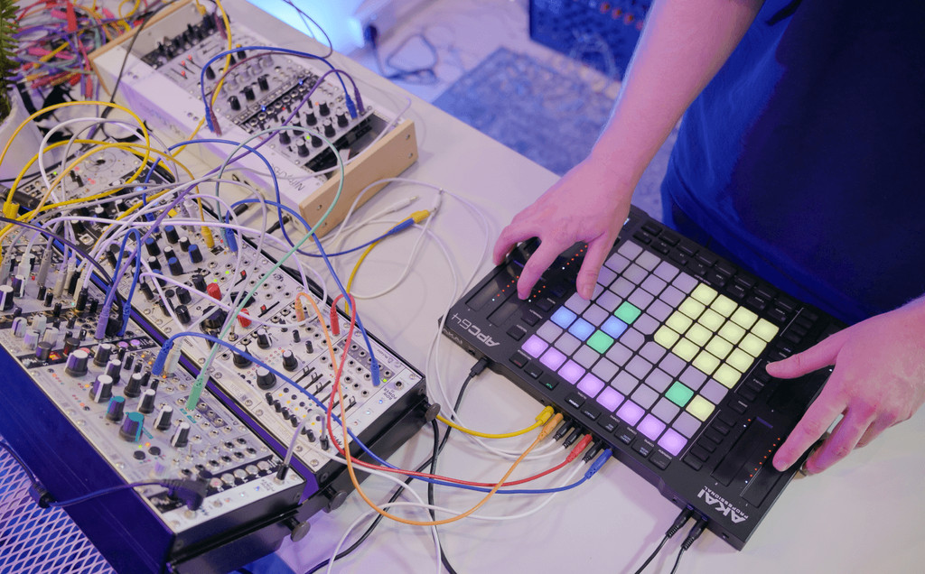 AKAI APC64 MIDI Controller สำหรับใช้ร่วมกับ Ableton Live มีระบบ Velocity สัมผัสเยี่ยม (ProPlugin ...