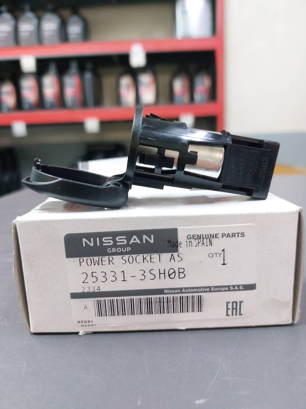 ช่องเสียบอุปกรณ์ไฟ (ที่จุดบุหรี่) NISSAN NOTE , TEANA L33 , NAVARA D23 ...