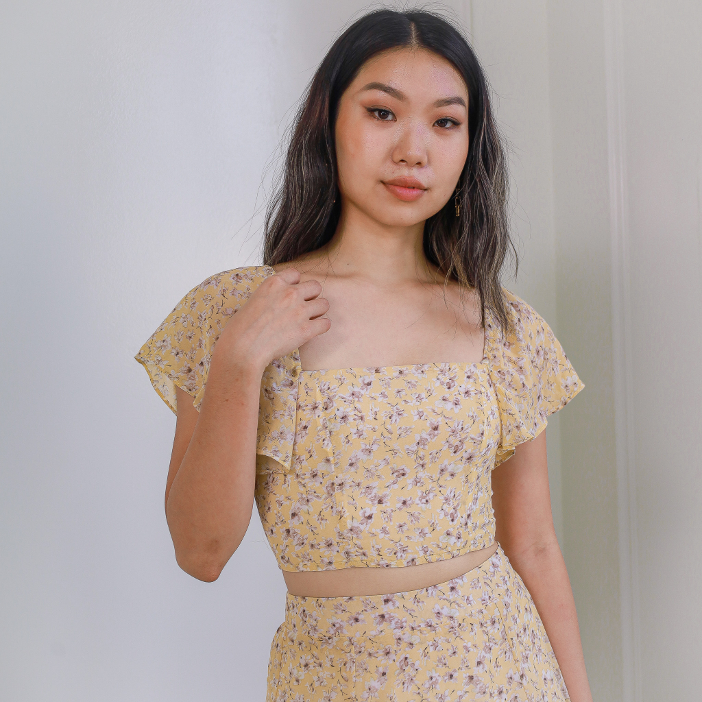 CALLA CREATIV Laurie Top - Yellow เสื้อเกาะออกแขนระบาย สีเหลือง (Calla Iris) | Shopee Thailand