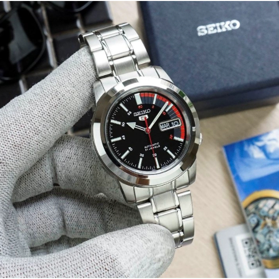 SEIKO 5 Automatic รุ่น SNKK31K1 นาฬิกาข้อมือผู้ชาย สายแสตนเลสสีเงิน ...
