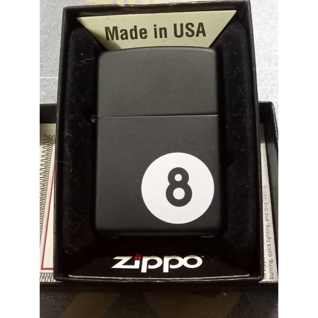ZIPPO 28432 8-BALL BLACK MATTE COLOR IMAGE สีดำลายแบบสกรีน ของใหม่ไม่ผ่านการใช้งาน มาพร้อมกล่อง ...