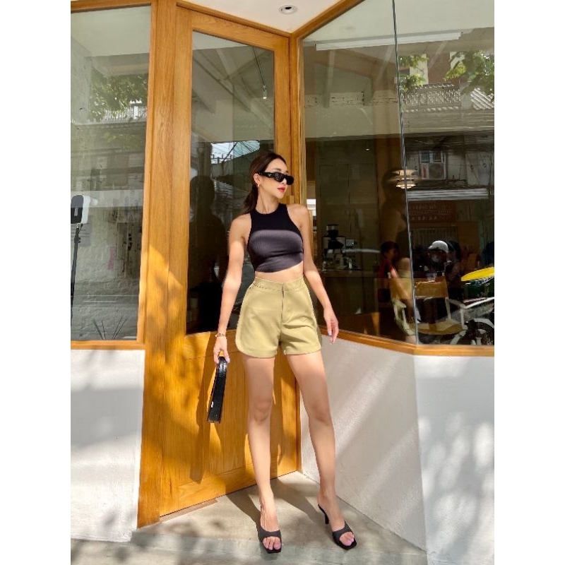 Uli korean shortsกางเกงขาสั้นรุ่นใหม่เว้าข้าง ป้ายpromthong | Shopee ...