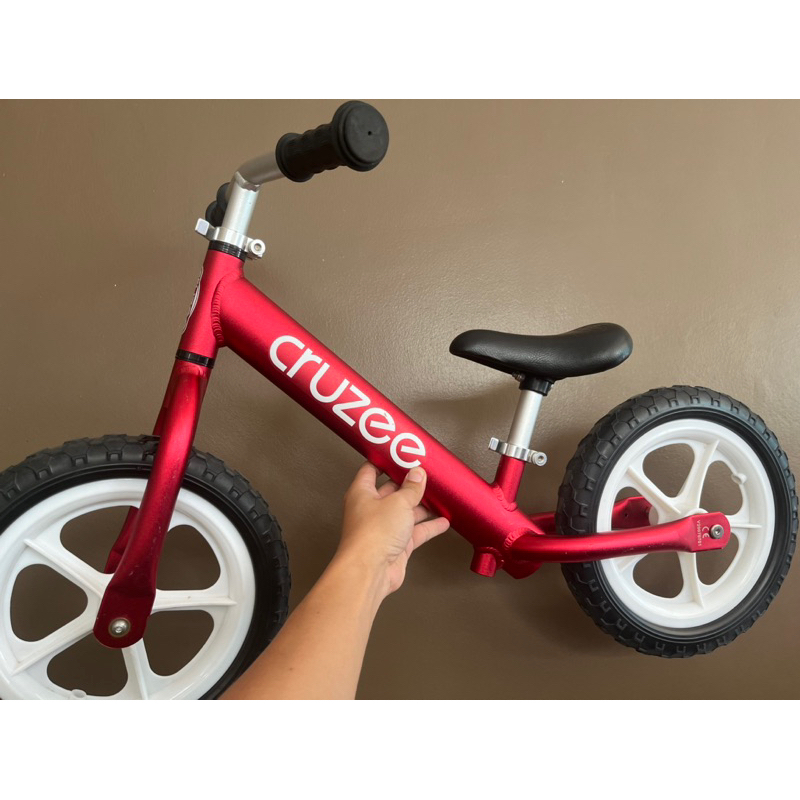 Cruzee จักรยานขาไถ ของแท้ มือสองสภาพดี บาลานซ์ไบค์ | Shopee Thailand