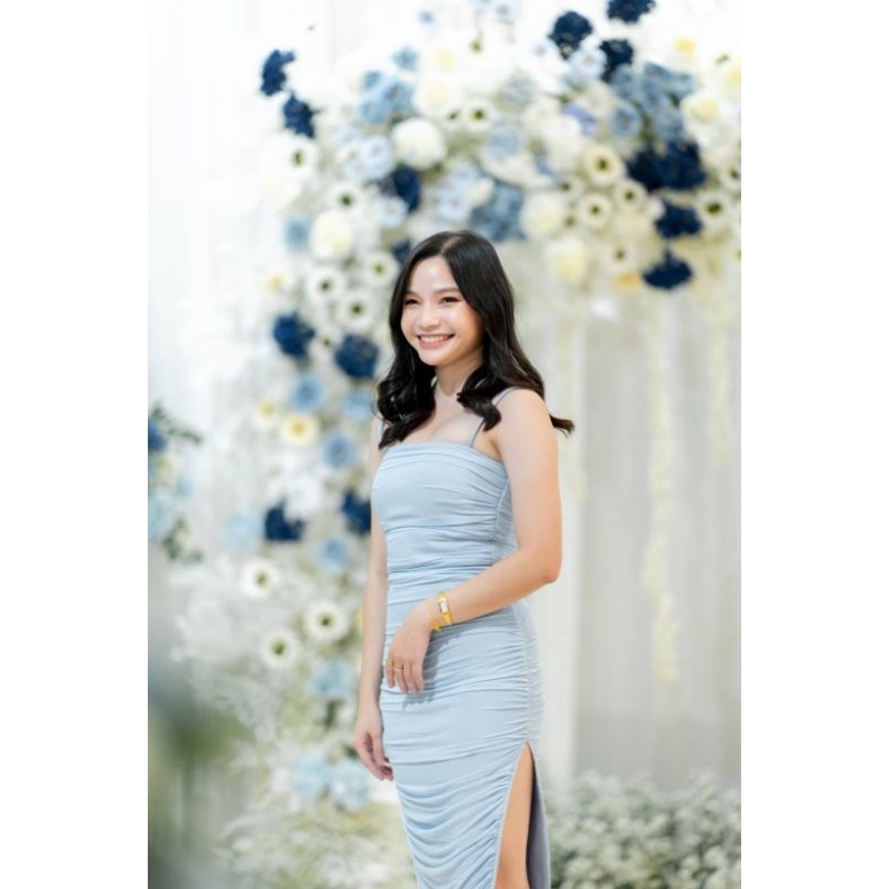 PETCHPLOY NEW IN KATE DRESS เดรสผ้ามุ้งเข้ารูปสีฟ้า | Shopee Thailand