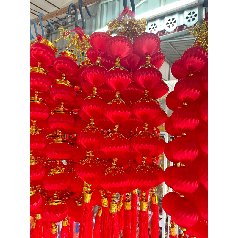 โคมแดง โคมกำมะหยี่ผ้าขนาดเล็ก หลายแบบมากก โมบายตรุษจีน | Shopee Thailand