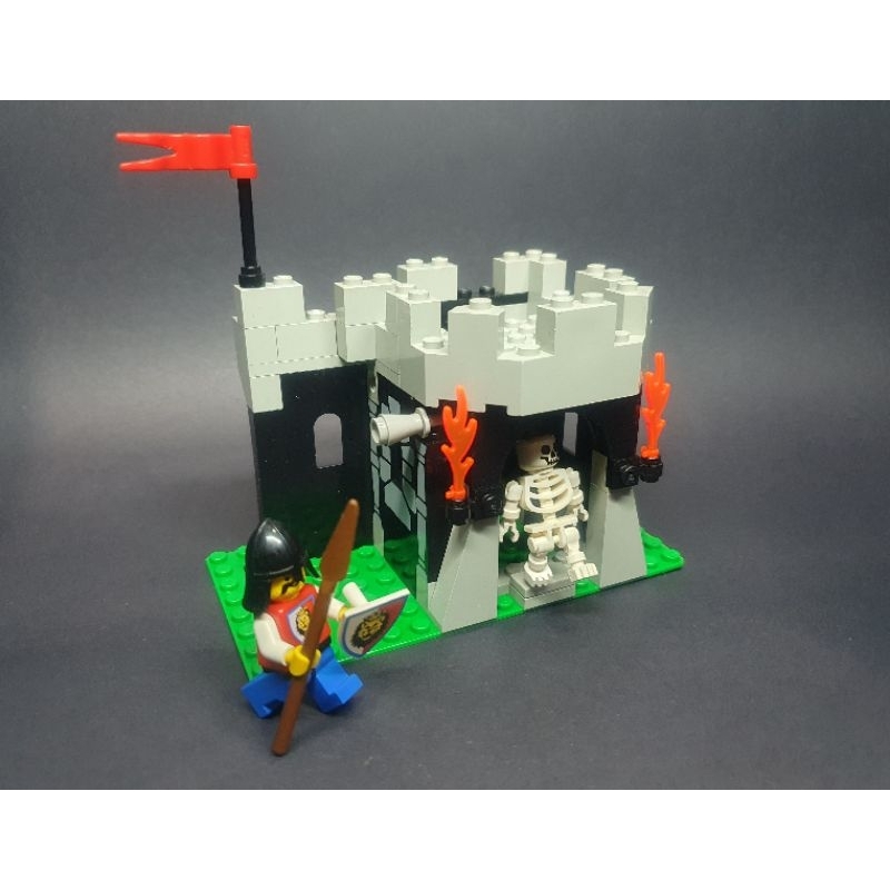 Lego Castle Royal Knights 6036 Skeleton Surprise (1995) มือ 2 used ...