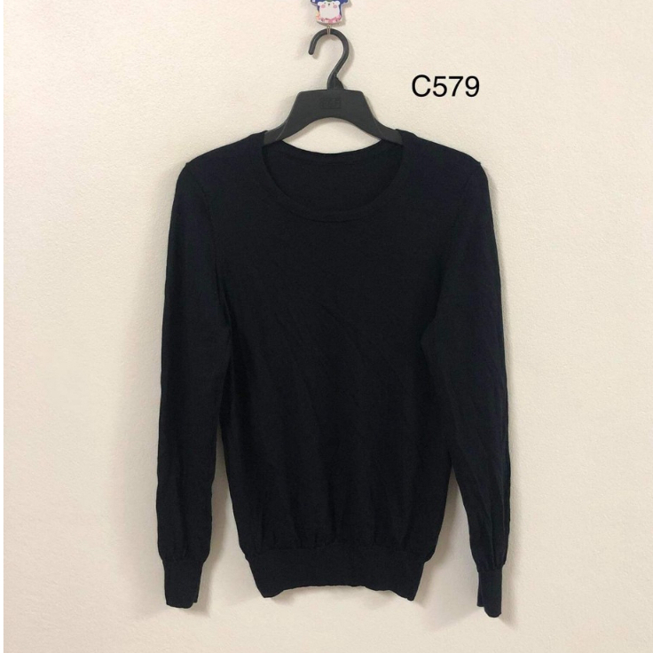 M(ญ) เสื้อไหมพรม คอวี (C579) แบรนด์ uniqlo ยูนิโคล่ Pure New Wool | Shopee Thailand