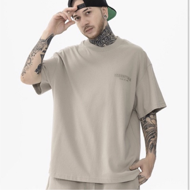 เสื้อยืดโอเวอร์ไซส์ ess fog small logo เสื้อผ้าแฟชั่น สตรีท y2k อปป้า ...