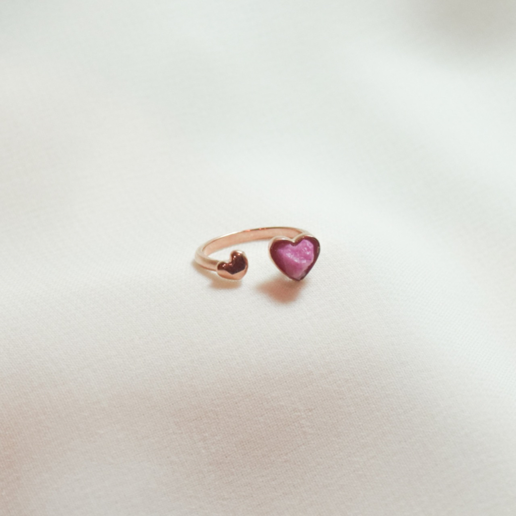 เครื่องประดับ Rock Me Jewelry รุ่น Double Mini Heart Ring แหวน ทองเหลือง ประดับพลอย | Shopee ...
