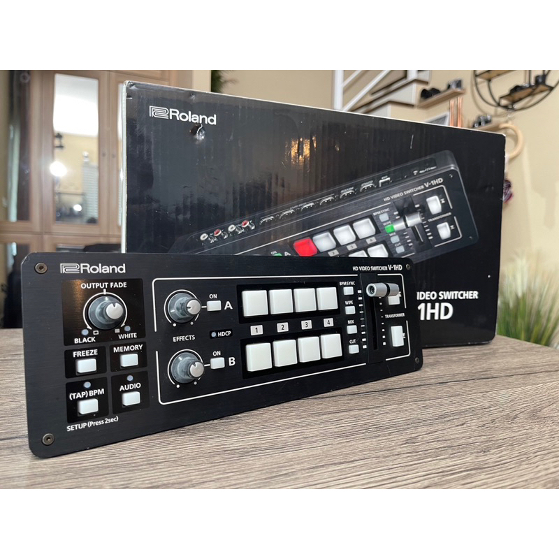 Roland V-1HD Portable 4 x HDMI Input Switcher | Shopee Thailand