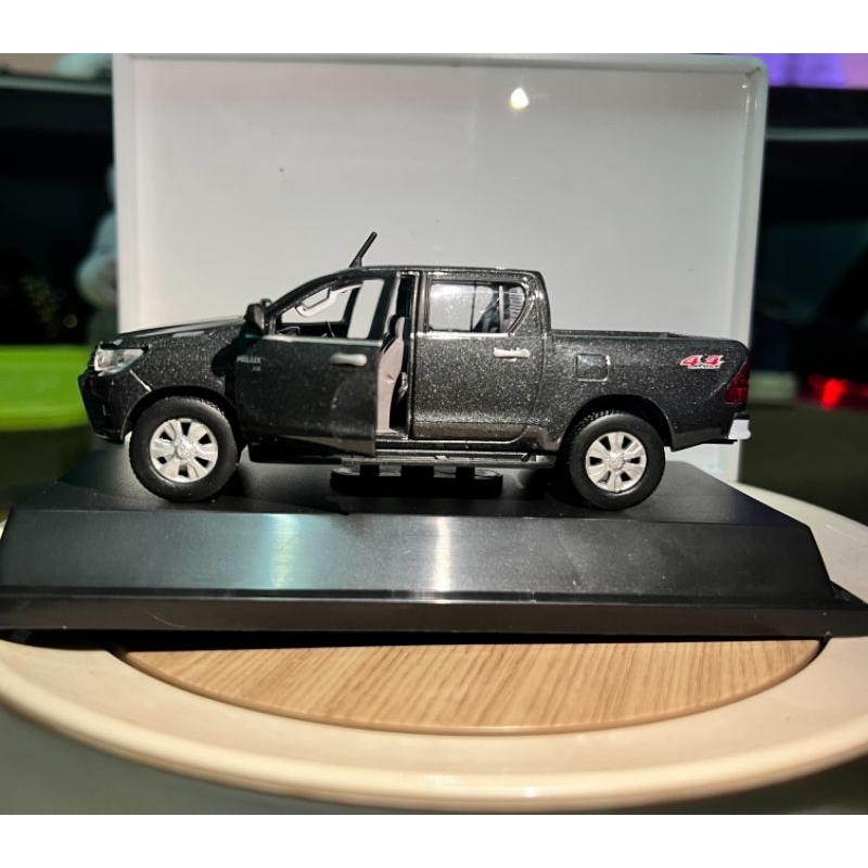 โมเดลToyota Revo 4x4 | Shopee Thailand