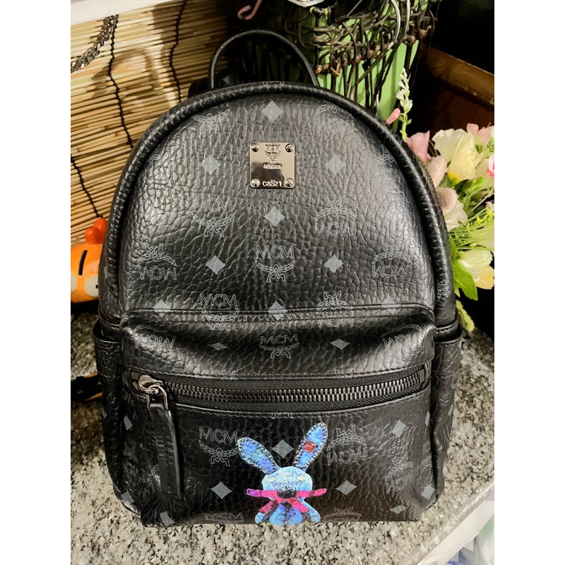 กระเป๋าสะพายเป้หนังแท้ MCM 10” น้องกระต่าย สีดำ | Shopee Thailand