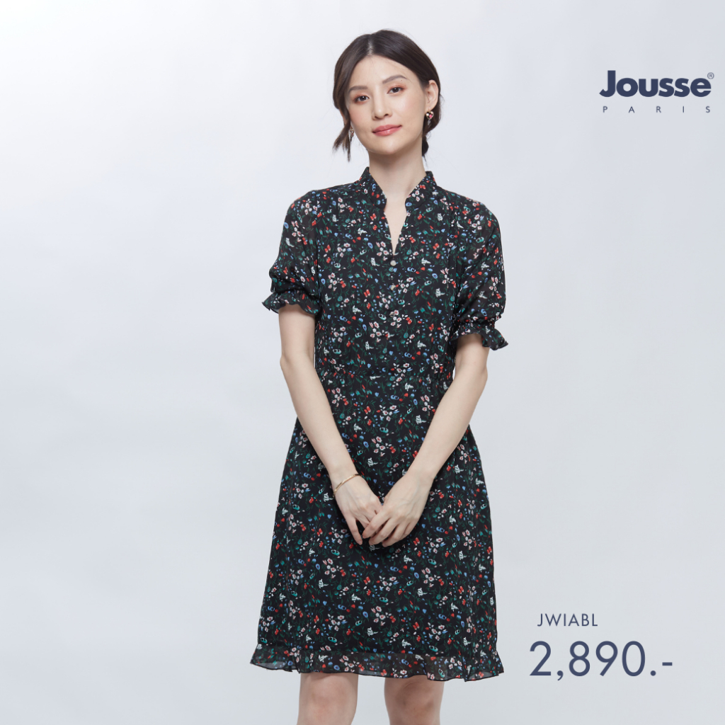 Jousse ชุดเดรส สีดำพิมพ์ลายดอกไม้สดใส คอวีแต่งกระดุมหน้า (JWIABL ...