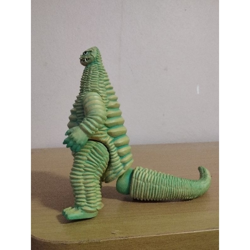 โมเดล Red King มือ 2 จากเรื่อง Ultraman | Shopee Thailand