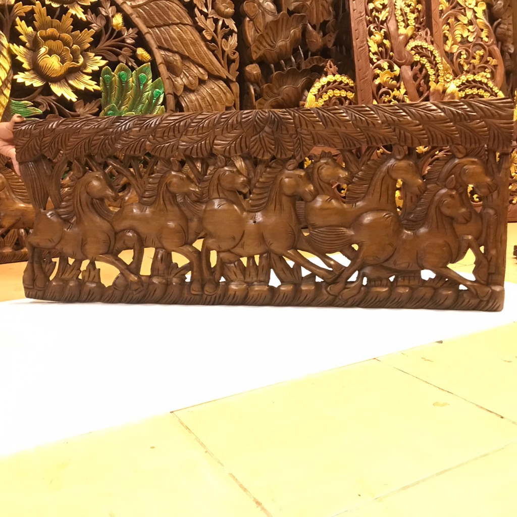 งานไม้สัก ไม้สักแกะสลัก ติดผนัง ลายม้าวิ่ง ม้า 8 เซียน หันซ้าย-หันขวา ขนาด 35x90 cm. ไม้สัก ...