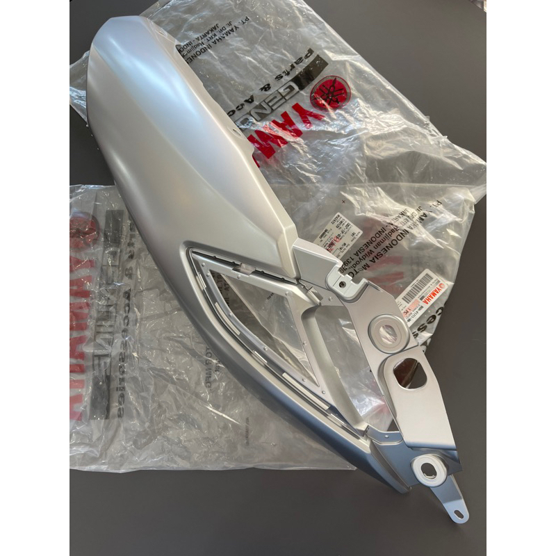 ฝาด้านหลังข้างซ้ายสีเทาเงา All new Nmax155 B6h-f1711-00-p7 | Shopee ...