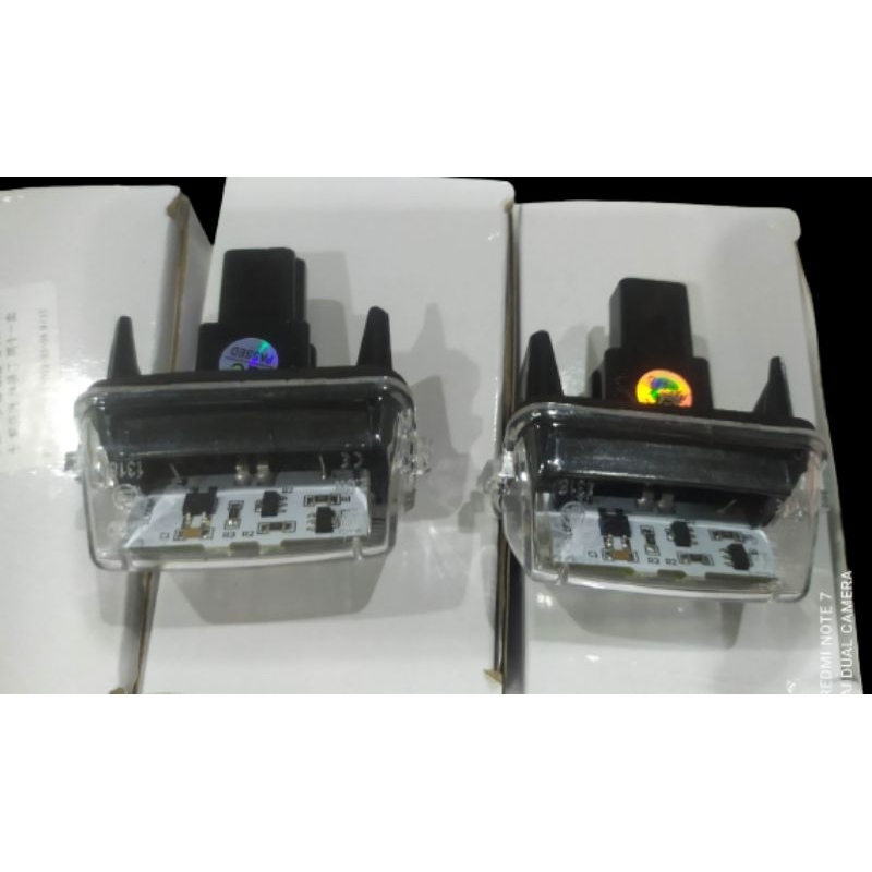 ไฟส่องป้ายทะเบียนรถยนต์ Toyota Camry, Prius, Yaris, Vios, Innova (จัด ...