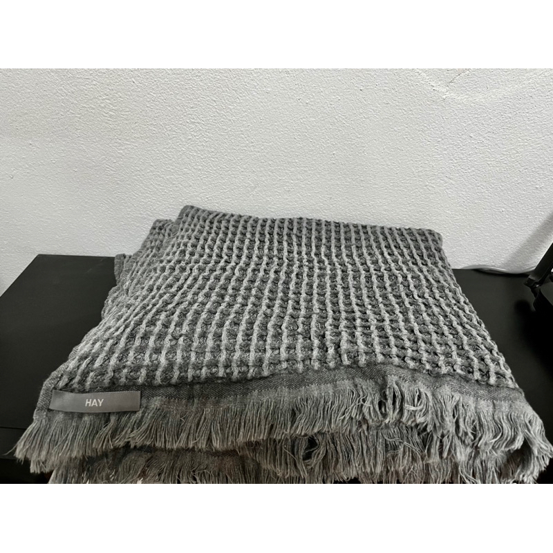 HAY waffle blanket ผ้าห่มคลุมตัวคลุมไหล่ (Used) | Shopee Thailand