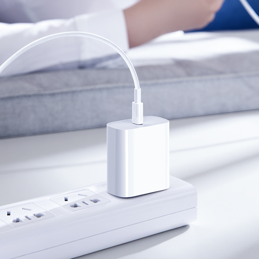 Caravan Crew ไอโฟน PD charger หัวชาร์จ (รูเสียบสายแบบ Type-C ชาร์จไว ...
