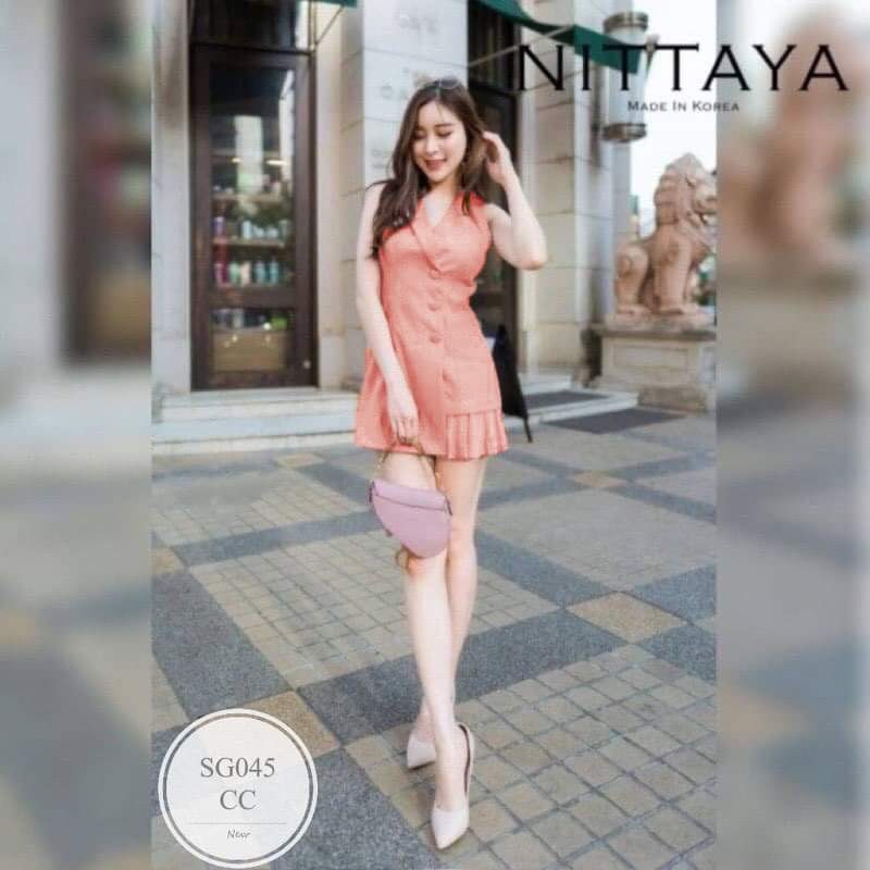 SG045 เดรสสั้น แขนกุด คอปก 1 ข้าง ชายอัดพีทข้างนึง ผ่าหน้าติดกระดุมแกะออกได้ เอวไม่สม็อค งานผ้า ...