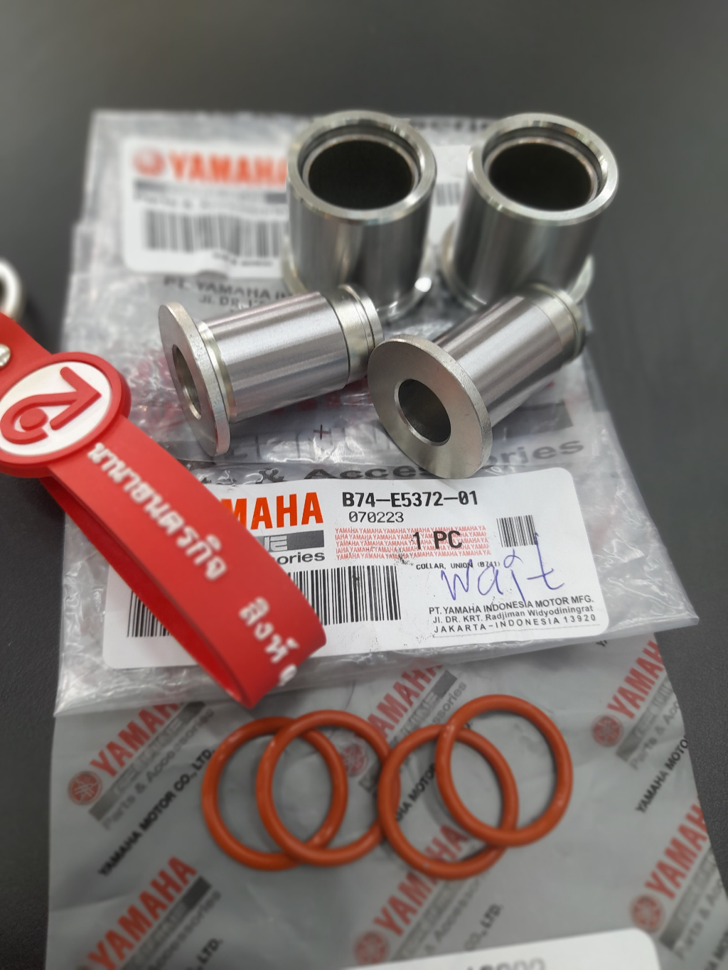 B74E5372-SET ชุดบูทแท่นเครื่อง XMAX แท้ บูชแท่นเครื่องพร้อมโอริ่ง B74-E5372 E5378 | Shopee Thailand