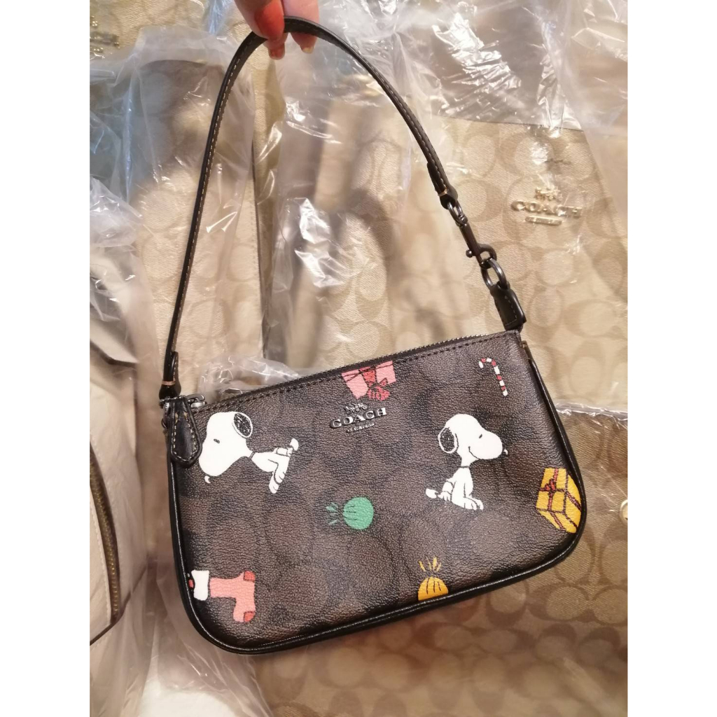 💢พร้อมส่ง💢Coach X Peanuts Snoopy Collection รับประกันของแท้ จาก Shop ...