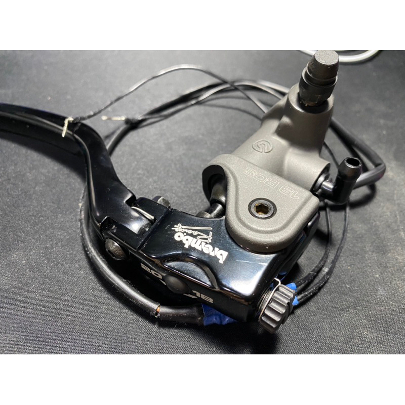 มือเบรคbrembo rcs19ครบยกกล่องแถมขาจับกระปุกน้ำมัน | Shopee Thailand