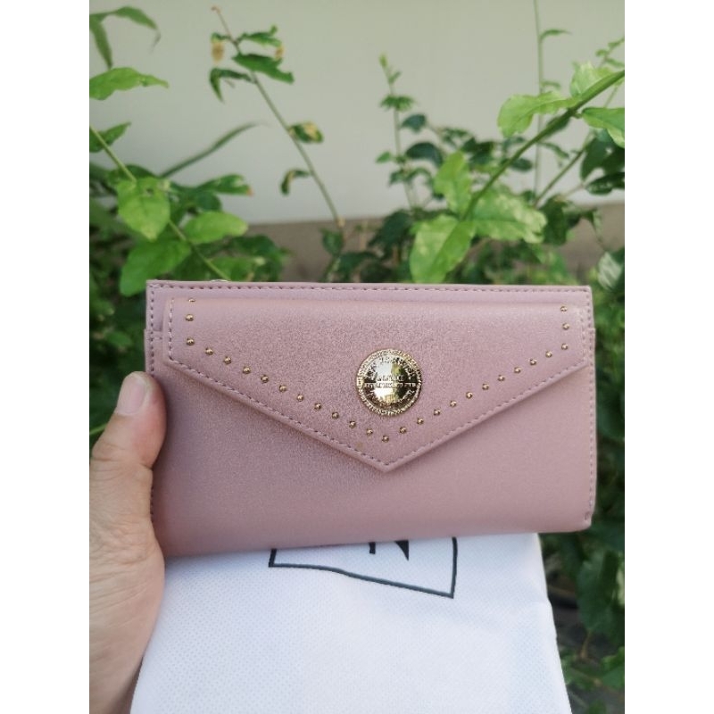 กระเป๋า ตังค์ LYN รุ่น Caro Long Wallet | Shopee Thailand