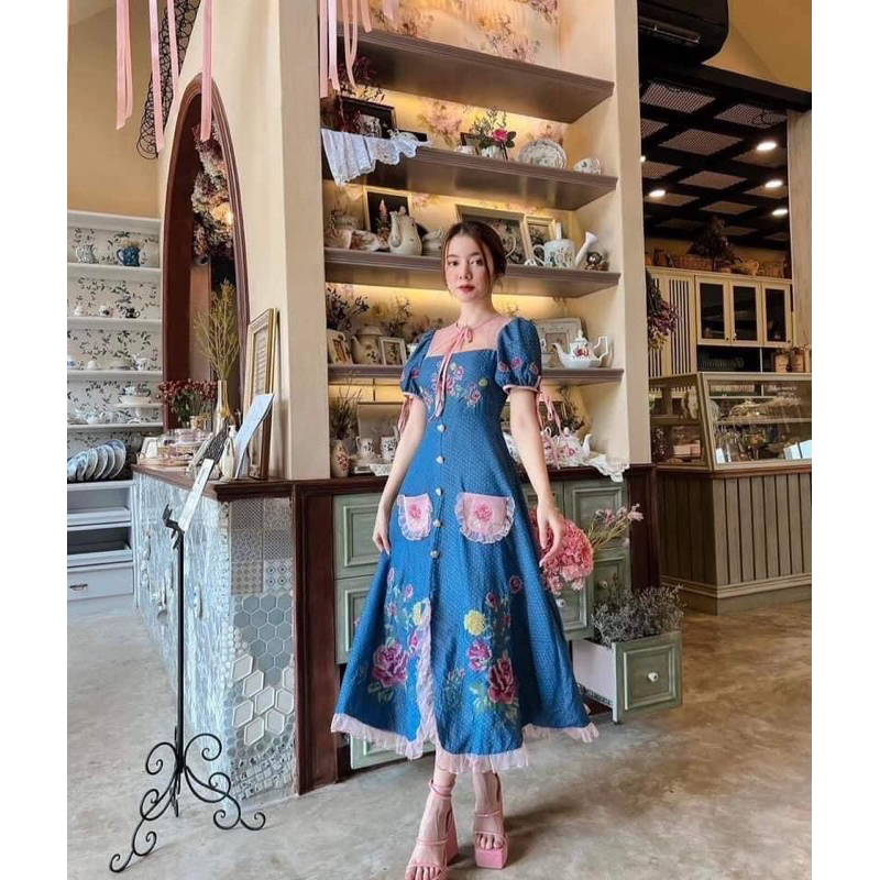 𝑳𝒊𝒏𝒏𝒆𝒂 𝑹𝒐𝒔𝒆 : Maxi Dress ความปังของการปักครอสติชแผ่วไม่ได้เลย น้องสวยมาก มาในลุคเดรสยาว แขน ...