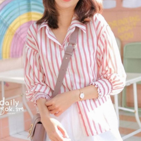 ส่งต่อ เสื้อเชิ้ตลายทาง สีชมพู จากร้าน Dailylook.sm | Shopee Thailand