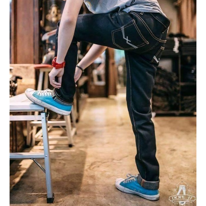 เอวจริง36 WAFT X WEFT ด้ายขาว ผ้าริมแดง 14OZ (ป้าย36) กระบอกเล็ก เป็น ...