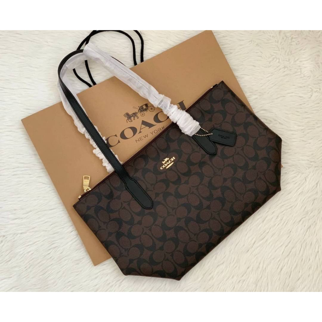 Coach ZIP TOP TOTE IN SIGNATURE CANVAS (4455) | Shopee Thailand