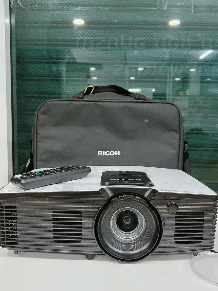 โปรเจคเตอร์ Projector Ricoh x5461 | Shopee Thailand