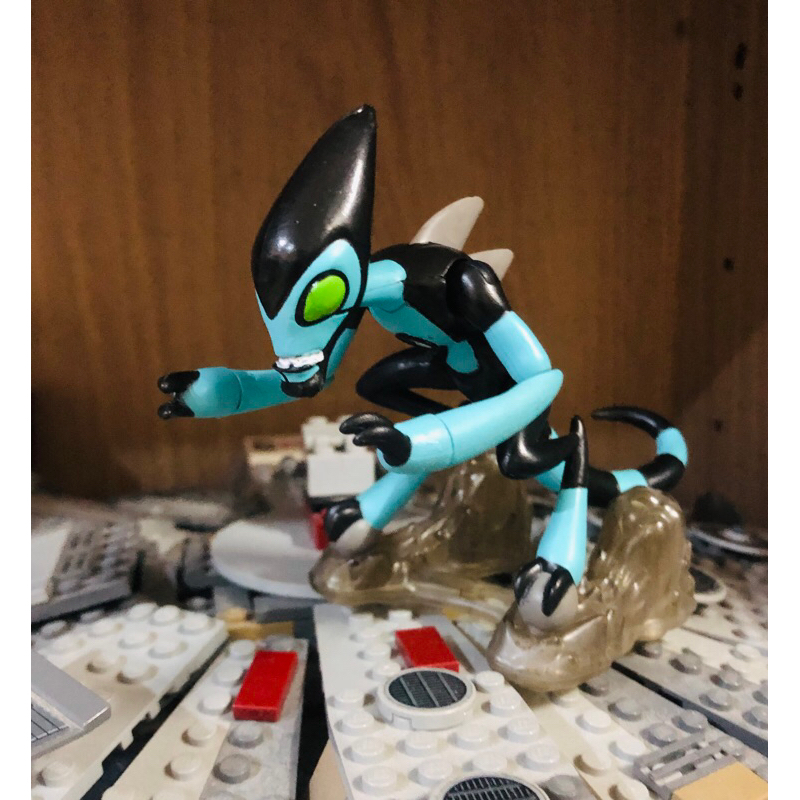 Ben 10 XLR8 Alien Action Figure Playmates Cartoon Network With Stand ...