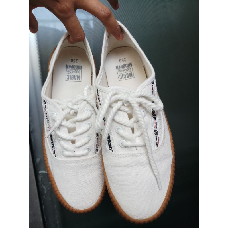 รองเท้าผ้าใบ Shoopen มือสองของแท้ | Shopee Thailand