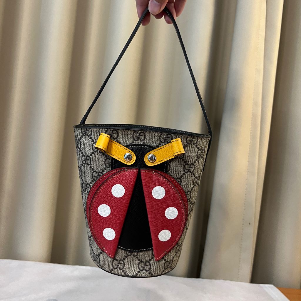 กระเป๋า Gucci Bucket Bag Ladybug หนังแท้ มือสอง | Shopee Thailand