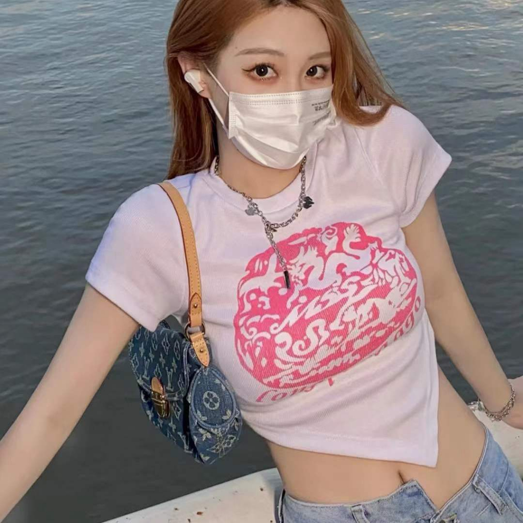 Moon เสื้อครอป คอกลม แขนสั้น พิมพ์ลายกราฟฟิค สไตล์วินเทจ สําหรับผู้หญิง ผู้ใหญ่ y2k 2023 NEW ...