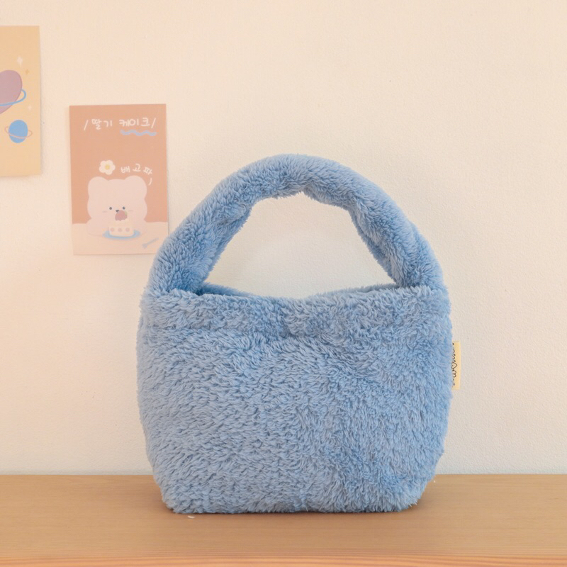 [พร้อมส่ง] Fluffy bag Size S กระเป๋าถือ ขนนุ่ม made in Thailand มีซับใน ...