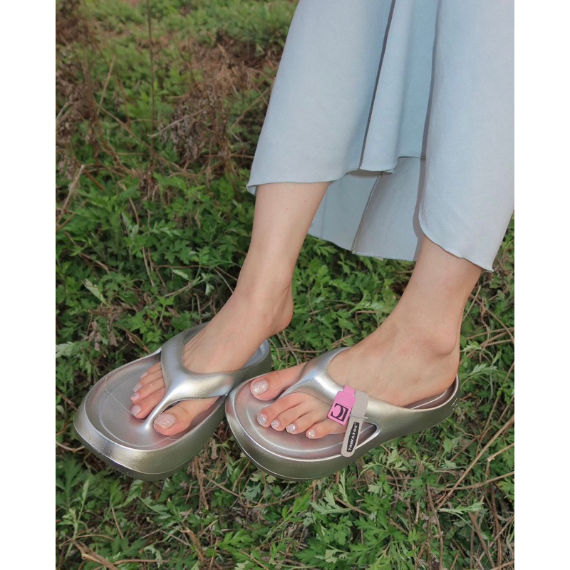 Pre-order ♡ รองเท้าแตะ New Taw&Toe x Low Classic korea สุดฮิต นุ่มและใส่สบายมาก ของแท้100% ...