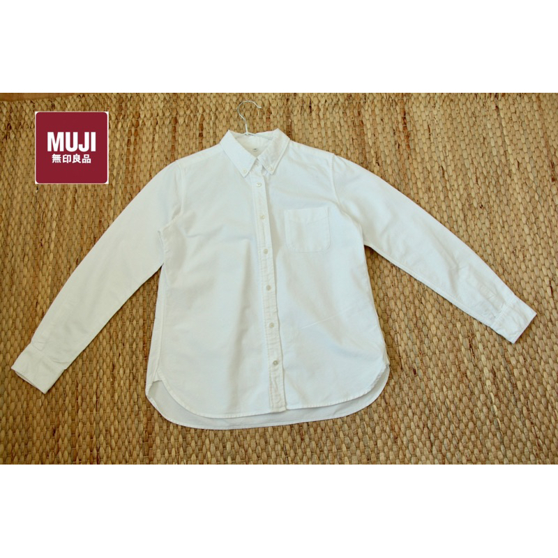 MUJI x cotton เนื้อดีมาก x M ขาวสะอาด อก 34 ยาว 23 ตำหนิรอนเปื้อน ตามที่วง Code : 696(5 ...