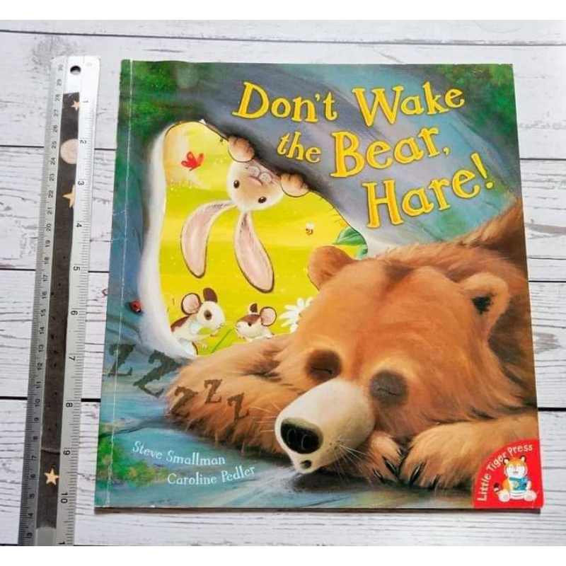 นิทานสำหรับเด็ก Don't wake the bear , Hare! | Shopee Thailand